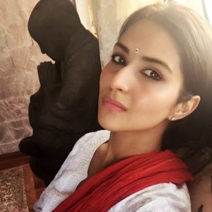 Pranutan wishes to work with father Mohnish Bahl - INDIA New England News