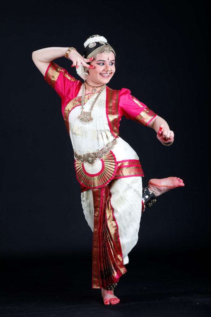 With Nritta, Nritya and Natya, Aarushi Pant Masters BharatNatyam Dance Arangetram - INDIA New ...