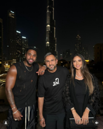 Yo Yo Honey Singh, Jason Derulo pose in front of Burj Khalifa in Dubai ...