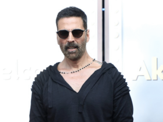 Bollywood Roundup: Deepika Padukone, Akshay Kumar, Shah Rukh Khan, and ...