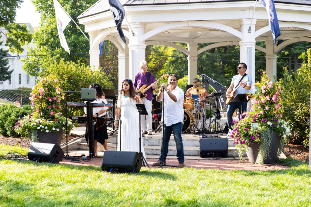 Din Check Live Bollywood Concert in the Park - INDIA New England News